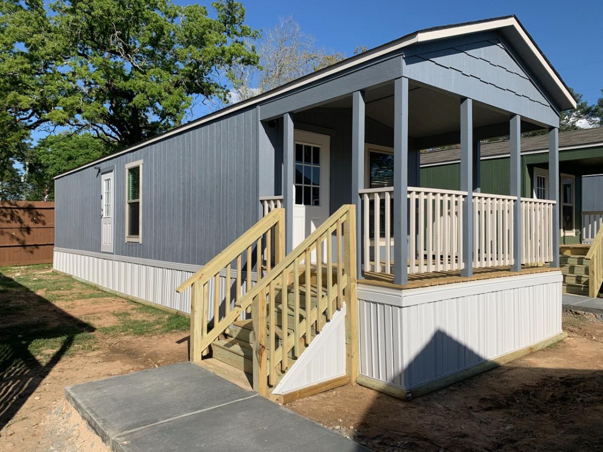 Leisure Lane Large Modern RV Sites